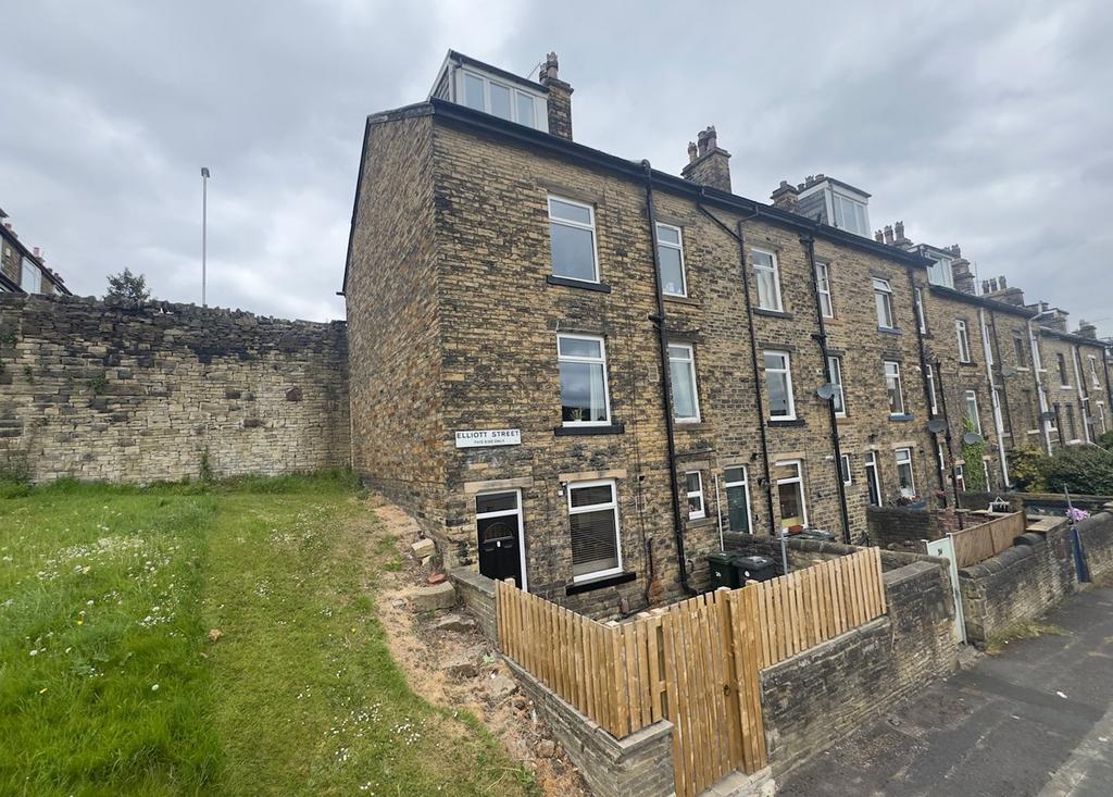 Elliott Street, Shipley, BD18 3 bed terraced house for sale - £192,500