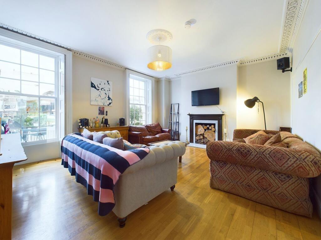 Derby Terrace, Nottingham NG7 4 bed end of terrace house to rent - £ ...