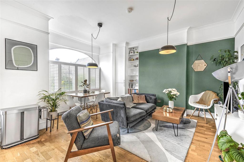 Mitcham Lane, Furzedown, SW16 2 bed flat for sale - £450,000