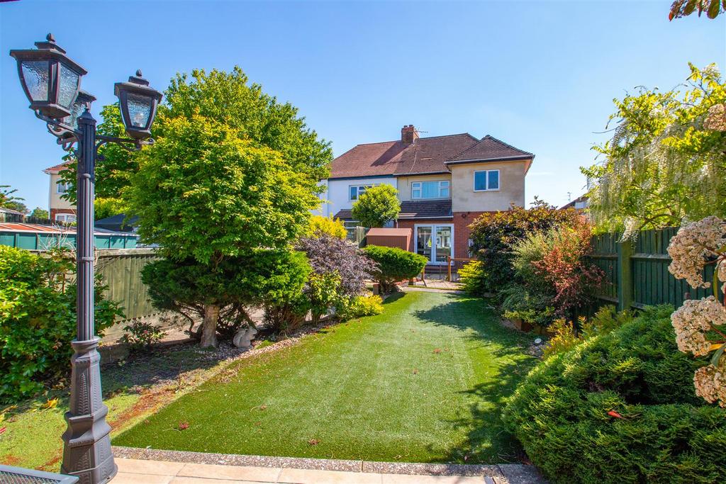 Abbey Way, Bradville 3 bed semi-detached house - £1,550 pcm (£358 pw)