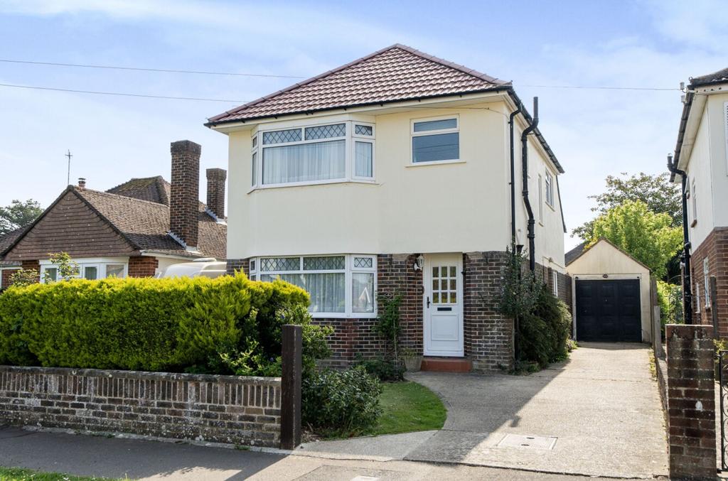 Cedar Drive, Chichester, PO19 3 bed detached house for sale - £600,000