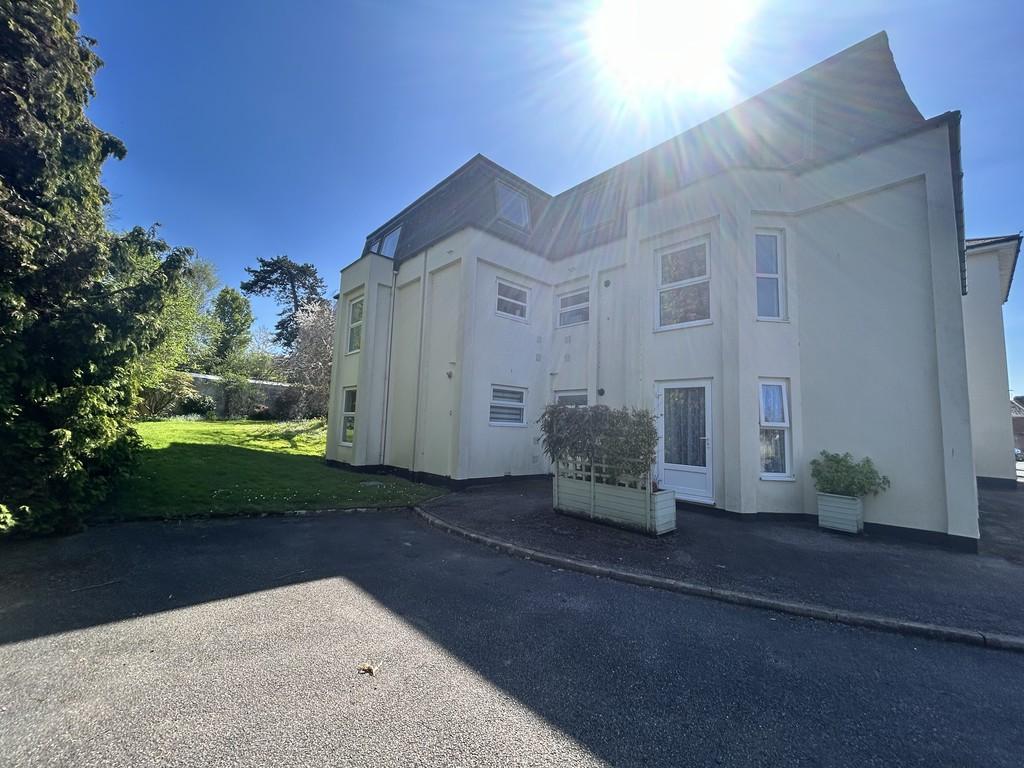 Church Road, Exeter EX2 2 bed apartment to rent - £1,200 pcm (£277 pw)