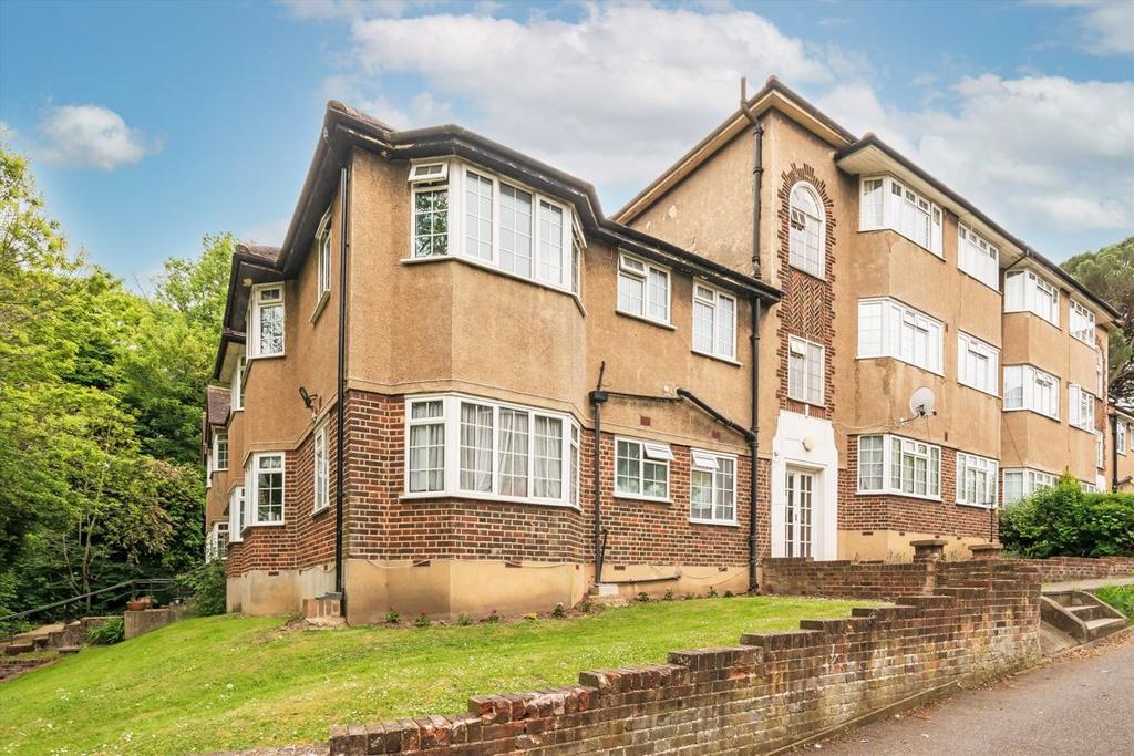 Church Road, London W7 2 bed flat for sale - £425,000