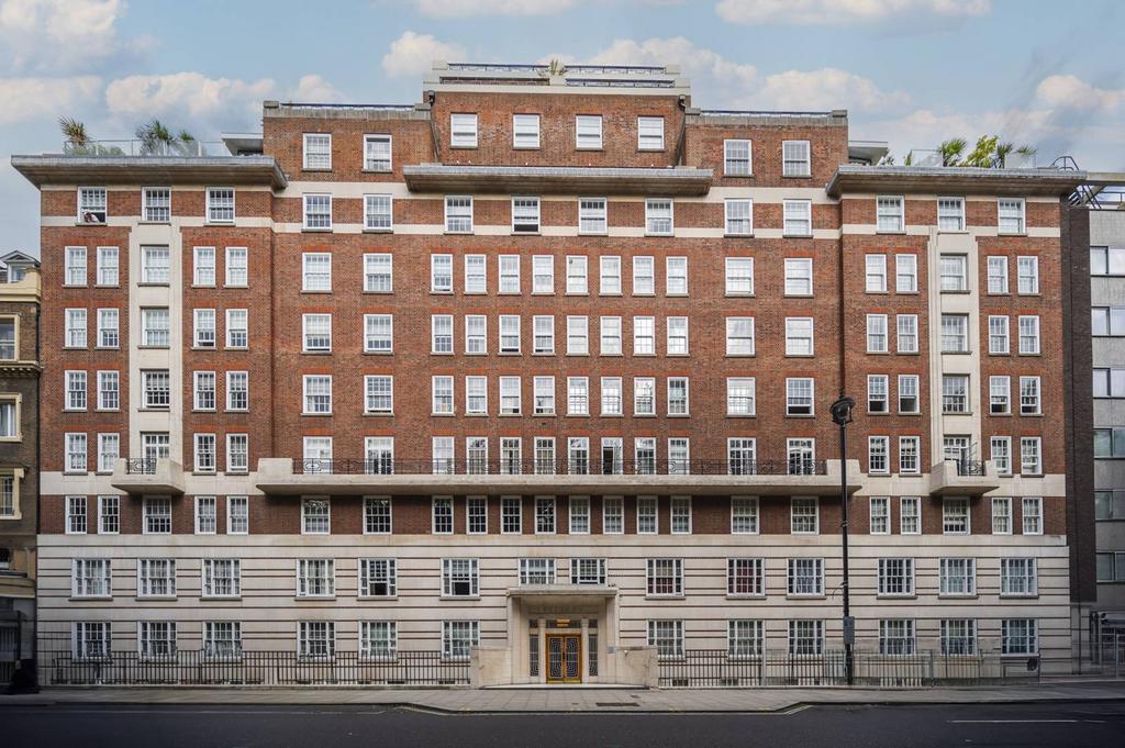 Portman Square, Marylebone, London, W1H 3 bed flat to rent - £14,001 pcm (£3,231 pw)