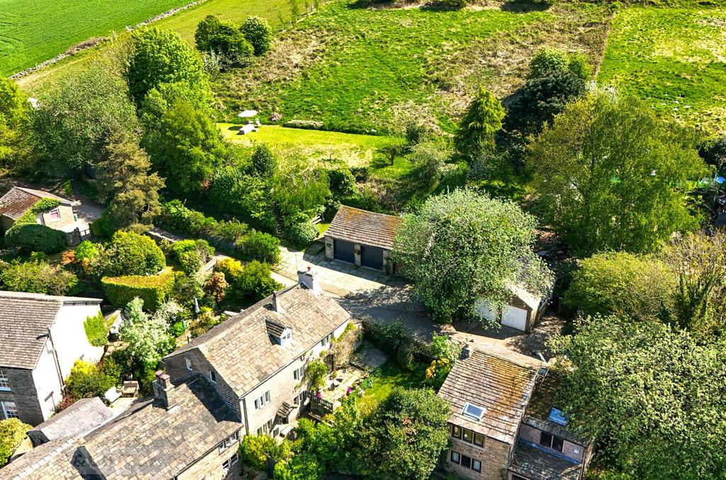 Simmondley Village, Glossop... 4 bed house - £800,000