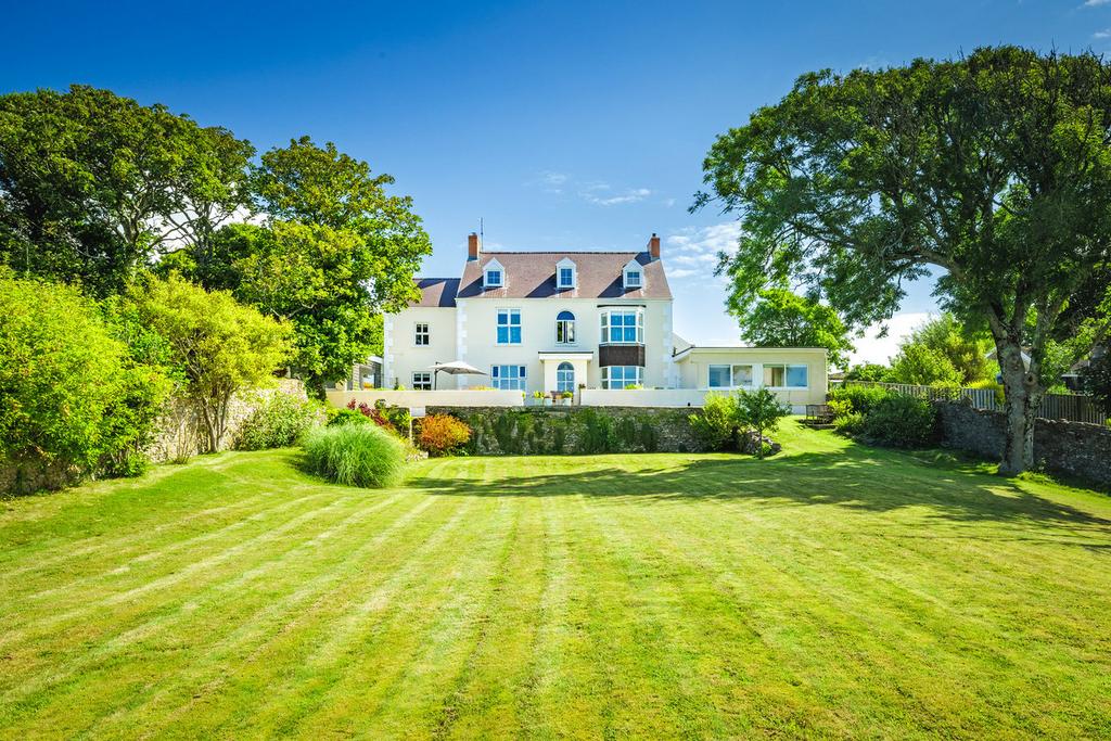 Manorbier SA70 7 bed detached house for sale - £1,250,000