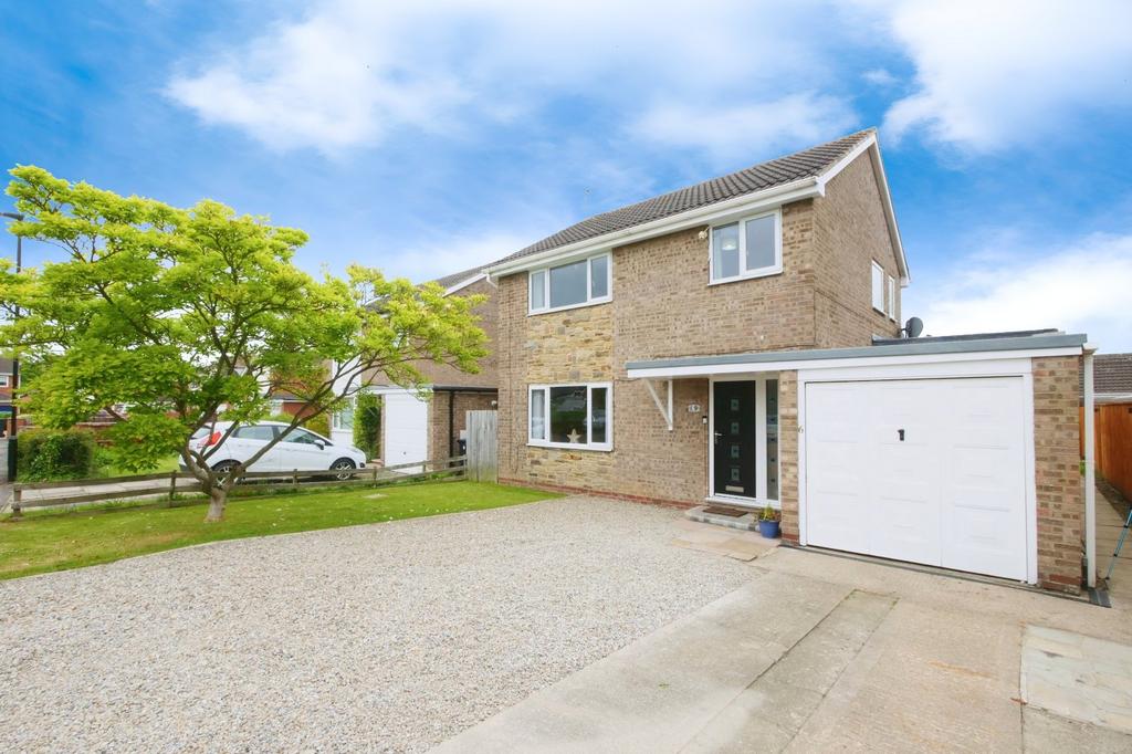 Mulberry Drive, York YO32 4 bed detached house - £450,000