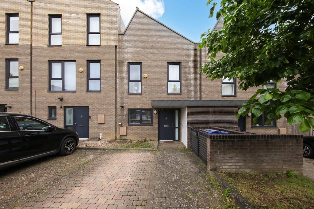 Rayners Lane, Harrow HA2 2 bed terraced house for sale - £530,000
