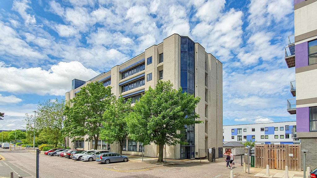 Skyline House, Stevenage Studio - £1,050 pcm (£242 pw)
