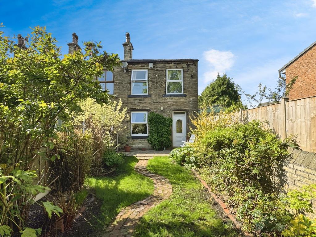Springfield Terrace, Hightown, WF15 2 bed end of terrace house for sale ...