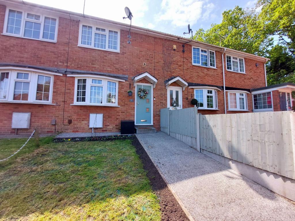 Cressey Court, Chatham ME4 2 bed terraced house for sale - £280,000
