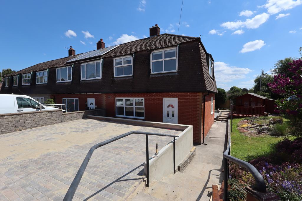 Sunnymead, Oakhill 3 bed end of terrace house for sale - £285,000
