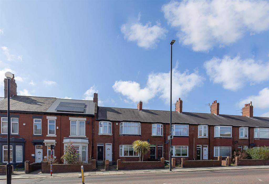 Chillingham Road, Heaton, Newcastle... 2 bed flat - £950 pcm (£219 pw)