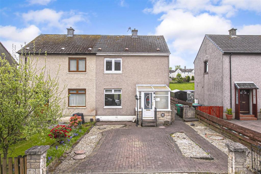 22 Leadburn Avenue, Wellwood, KY12 0NU 2 bed semi-detached house - £140,000