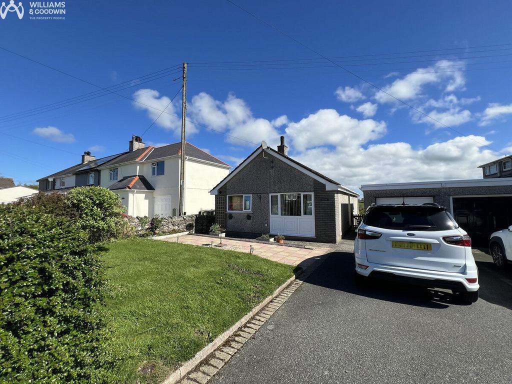 Bodffordd, Llangefni, LL77 3 bed bungalow for sale - £229,950