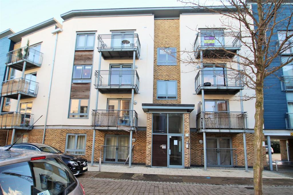Quayside Drive, Colchester, CO2 8GE 2 bed apartment to rent - £1,100 ...