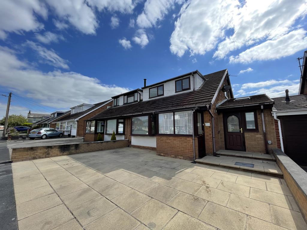 Meadow Park, Wesham PR4 3 bed semi-detached house for sale - £235,000
