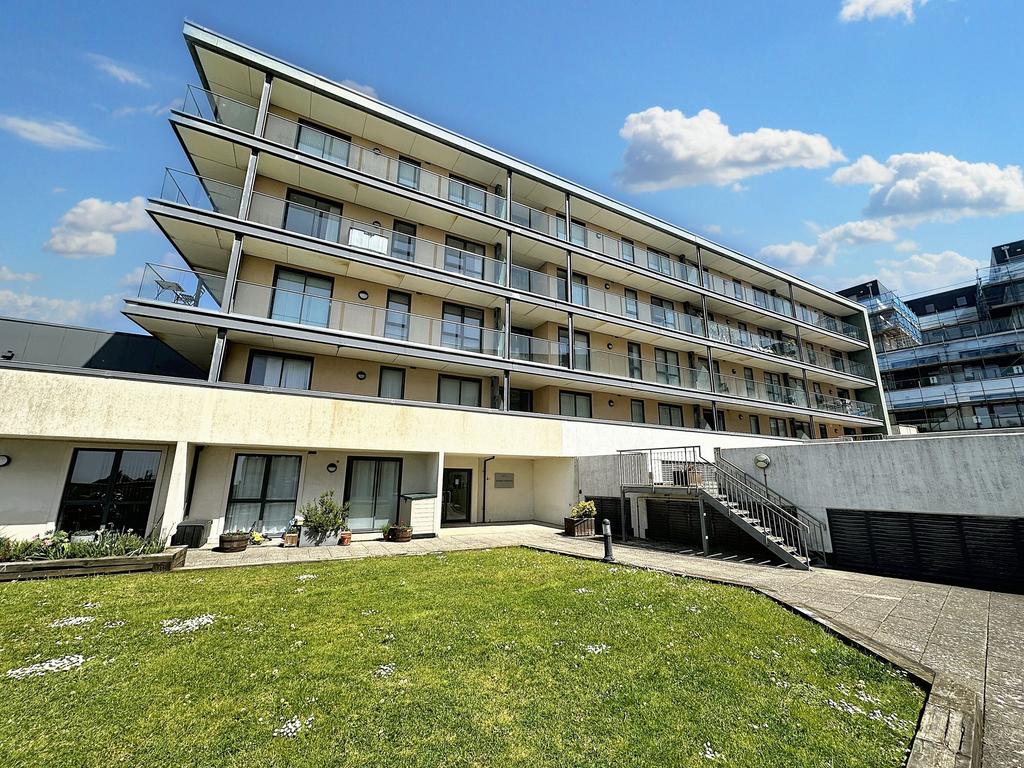 Suez Way, Saltdean, Brighton, BN2 8BQ 2 bed property - £1,450 pcm (£335 pw)