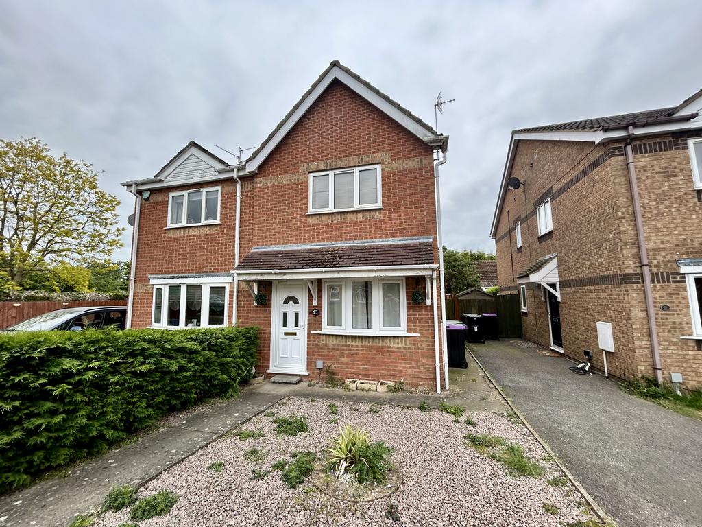 Aveland Close, Bourne PE10 3 bed semi-detached house - £975 pcm (£225 pw)