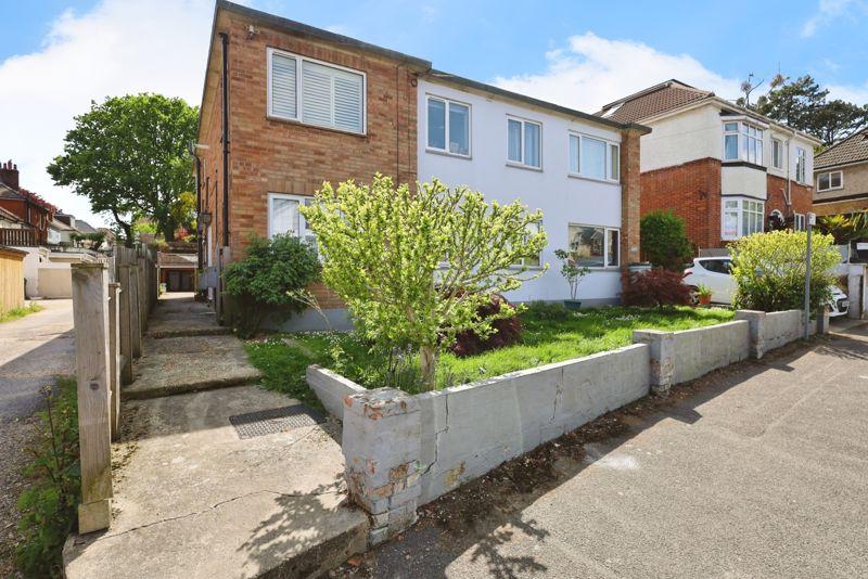 Maxwell Road, Bournemouth BH9 2 bed apartment - £190,000