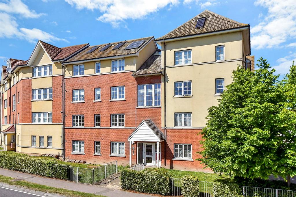 Gainsborough Close, Basildon, Essex 1 bed flat for sale - £170,000