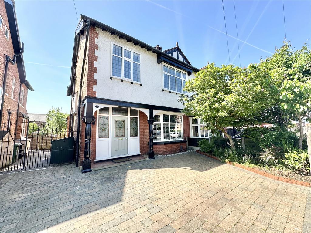 Park Avenue, Trafford M33 5 bed semi-detached house for sale - £775,000