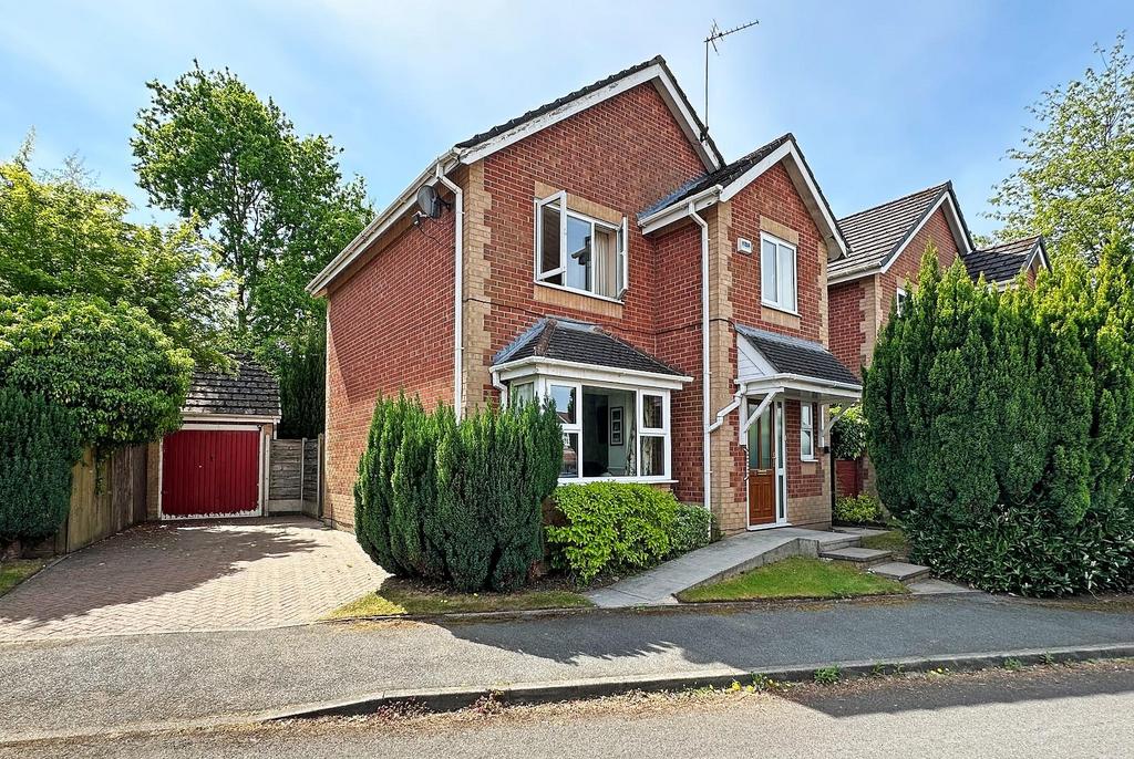 Lorraine Road, Timperley 3 bed detached house - £550,000