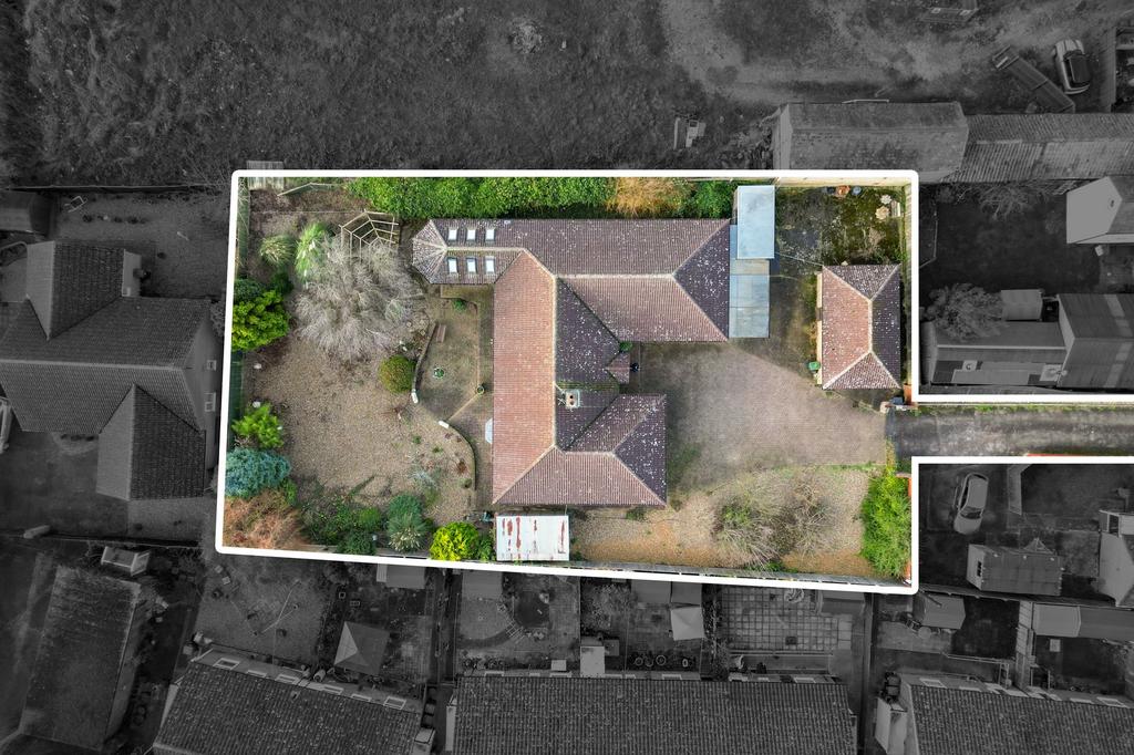 Victoria Street, Ely CB6 5 bed detached bungalow for sale - £475,000