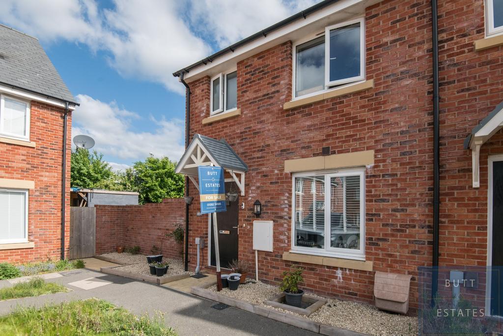 Cranbrook, Exeter EX5 3 bed end of terrace house for sale - £270,000