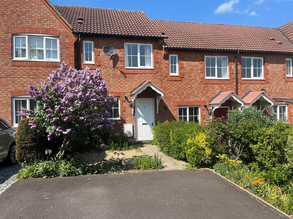 Christopher Close, Salisbury 2 bed terraced house - £265,000