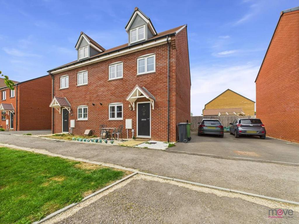 Hunts Grove Drive, Gloucester GL2 4 bed semi-detached house for sale ...