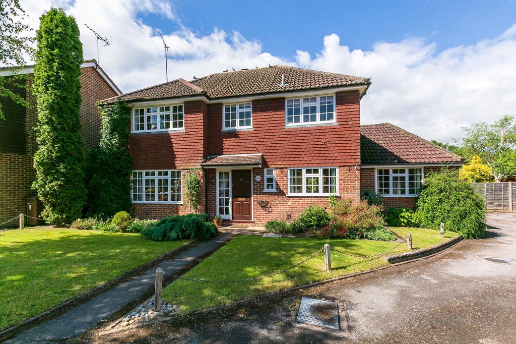Partridge Way, Merrow Park, GU4 4 bed detached house for sale - £899,950