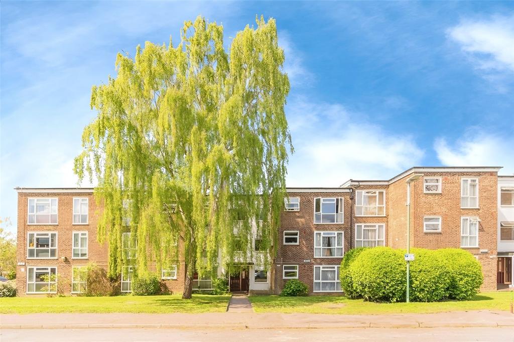 Brunswick Road, Sutton SM1 1 bed flat - £1,450 pcm (£335 pw)