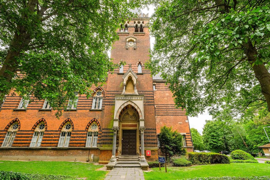 Clock Court, Wanstead, E11 1 bed flat to rent - £1,600 pcm (£369 pw)