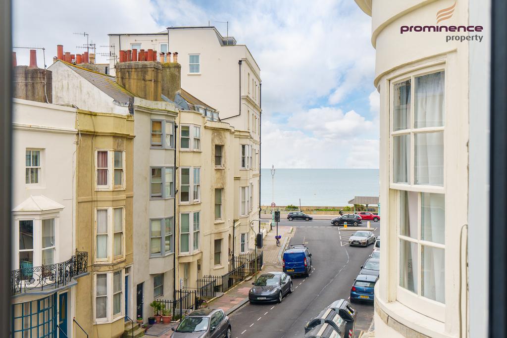 Western Street, Brighton 1 bed flat to rent - £7,800 pcm (£1,800 pw)
