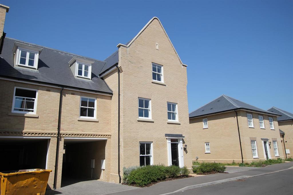 Cherry Drive, Ely CB6 5 bed link detached house for sale - £585,000