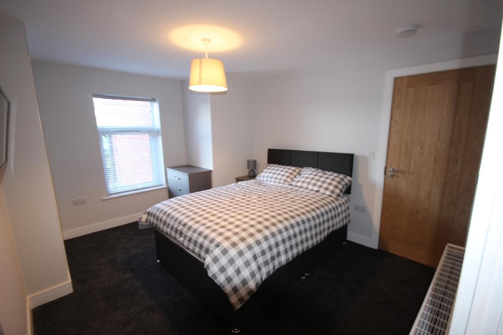 Calais Road, Burton upon Trent DE13 1 bed in a house share to rent - £ ...