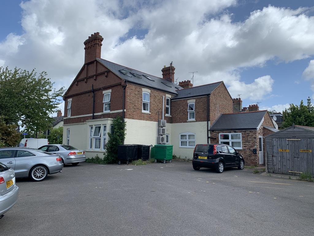 Oundle Road, PETERBOROUGH PE2 1 bed flat to rent - £775 pcm (£179 pw)