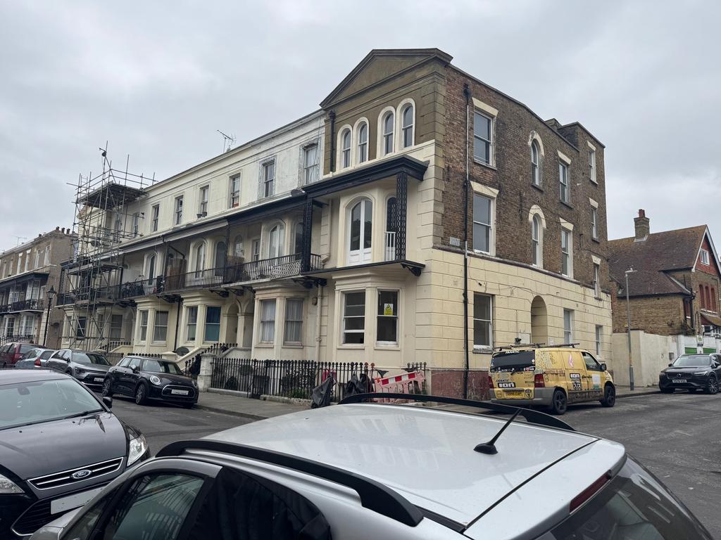 Augusta Road, Ramsgate CT11 1 bed apartment - £750 pcm (£173 pw)