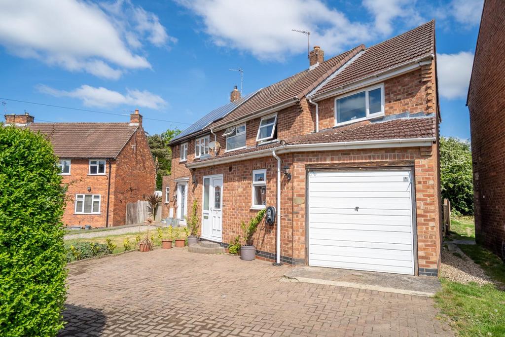 Chapelfields Road, York 3 bed semi-detached house for sale - £260,000