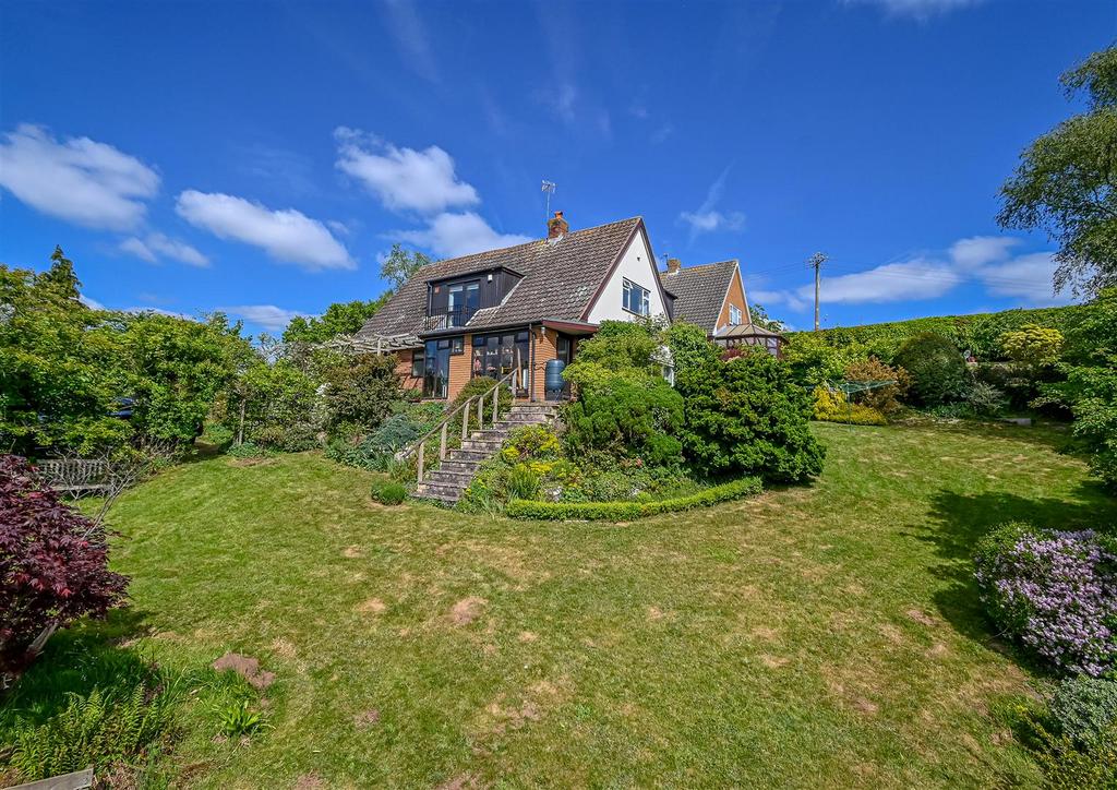 Greenbanks, Folley Road, Ackleton... 3 bed detached house - £450,000