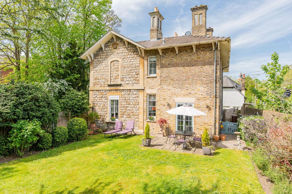 Amwell End, Ware SG12 4 bed detached house for sale - £1,100,000