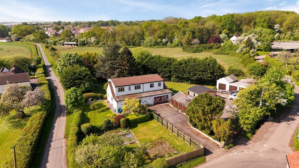 Engine Common Lane, Bristol BS37 5 bed detached house for sale - £775,000