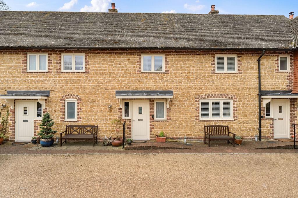 North Street, Midhurst, GU29 2 bed terraced house for sale - £475,000