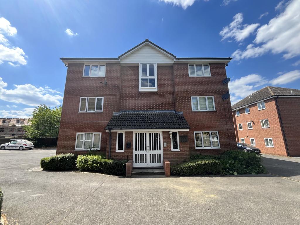Flamborough Close, PETERBOROUGH PE2 2 bed apartment to rent - £875 pcm ...