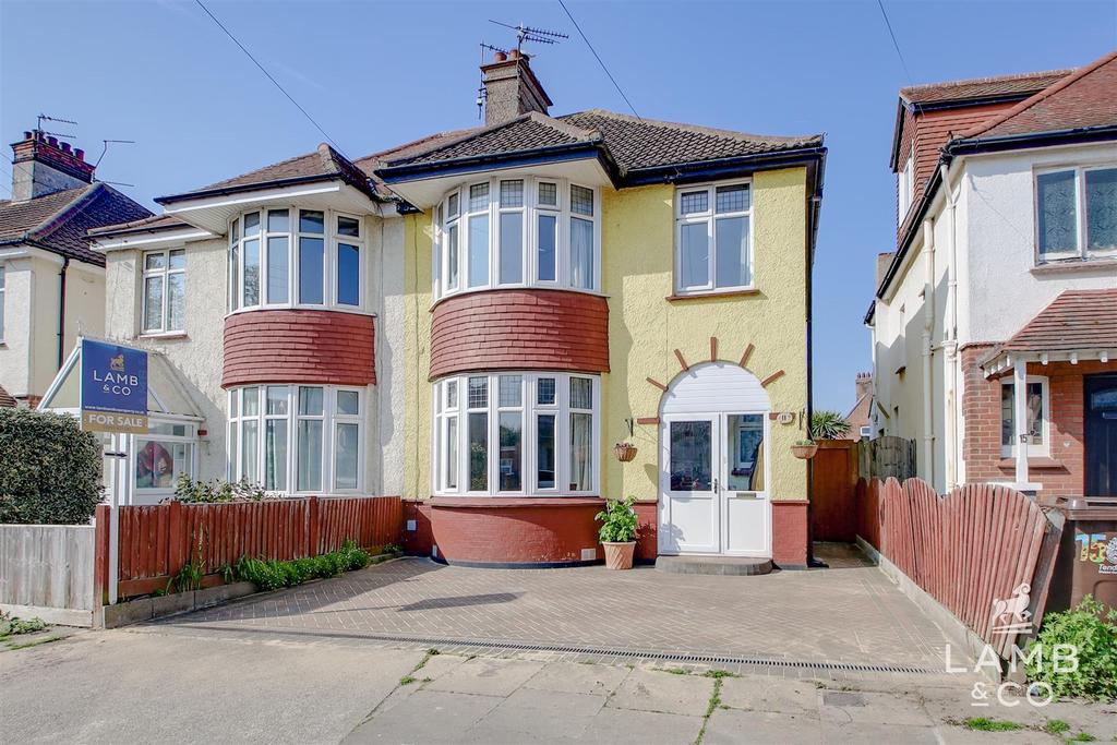 Granville Road, Clacton-On-Sea CO15 3 bed semi-detached house - £285,000