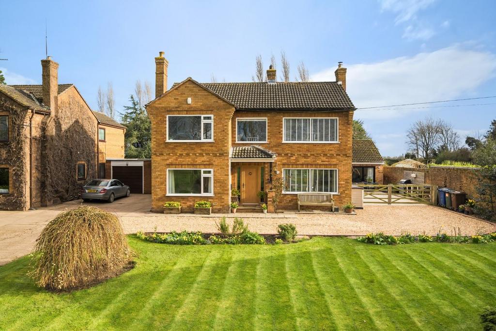 Church End, Cawood, Selby 5 bed detached house for sale - £690,000