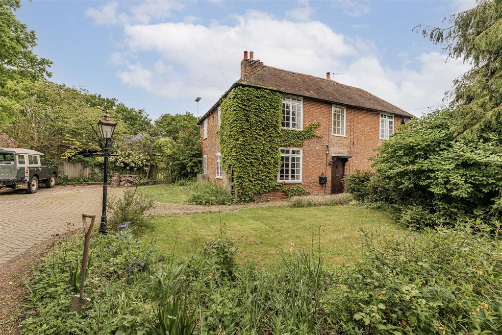 Ashford Road, Great Chart TN26 1JL 3 bed cottage - £550,000