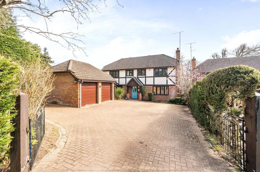 Middle Bourne Lane, Lower Bourne... 5 bed detached house to rent - £ ...