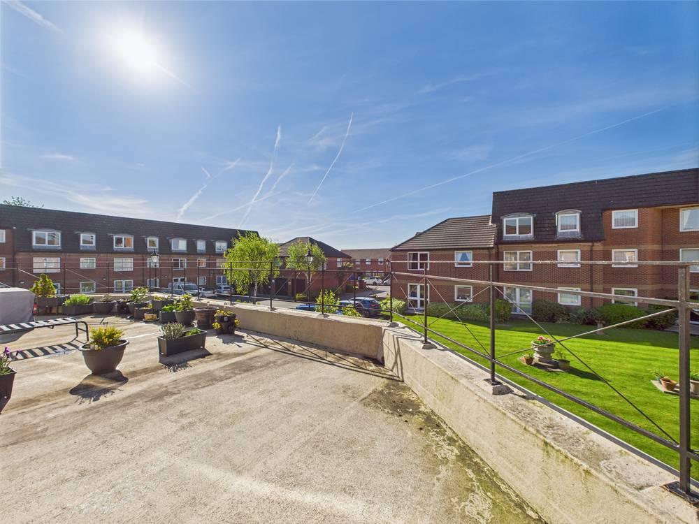 Kirk House, Anlaby HU10 6EL 1 bed apartment for sale - £70,000
